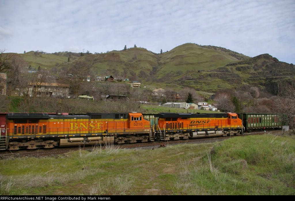BNSF 7486 East